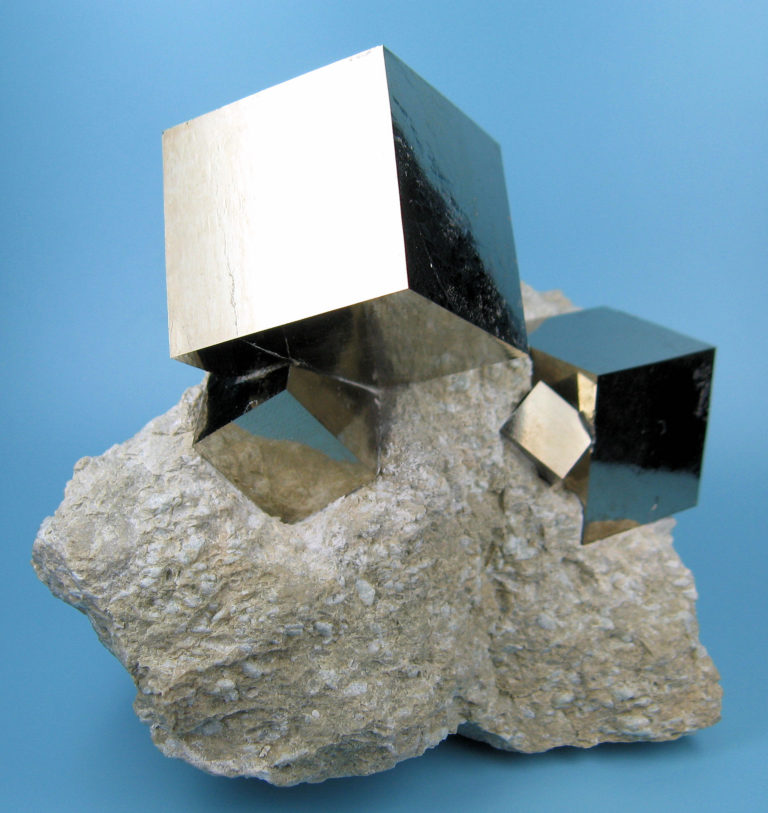 Wonderful pyrite cubes from Navajún, Spain - Natural History Curiosities